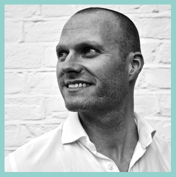 Specialist osteopaths and qualified lecturers. OMT Training Courses.